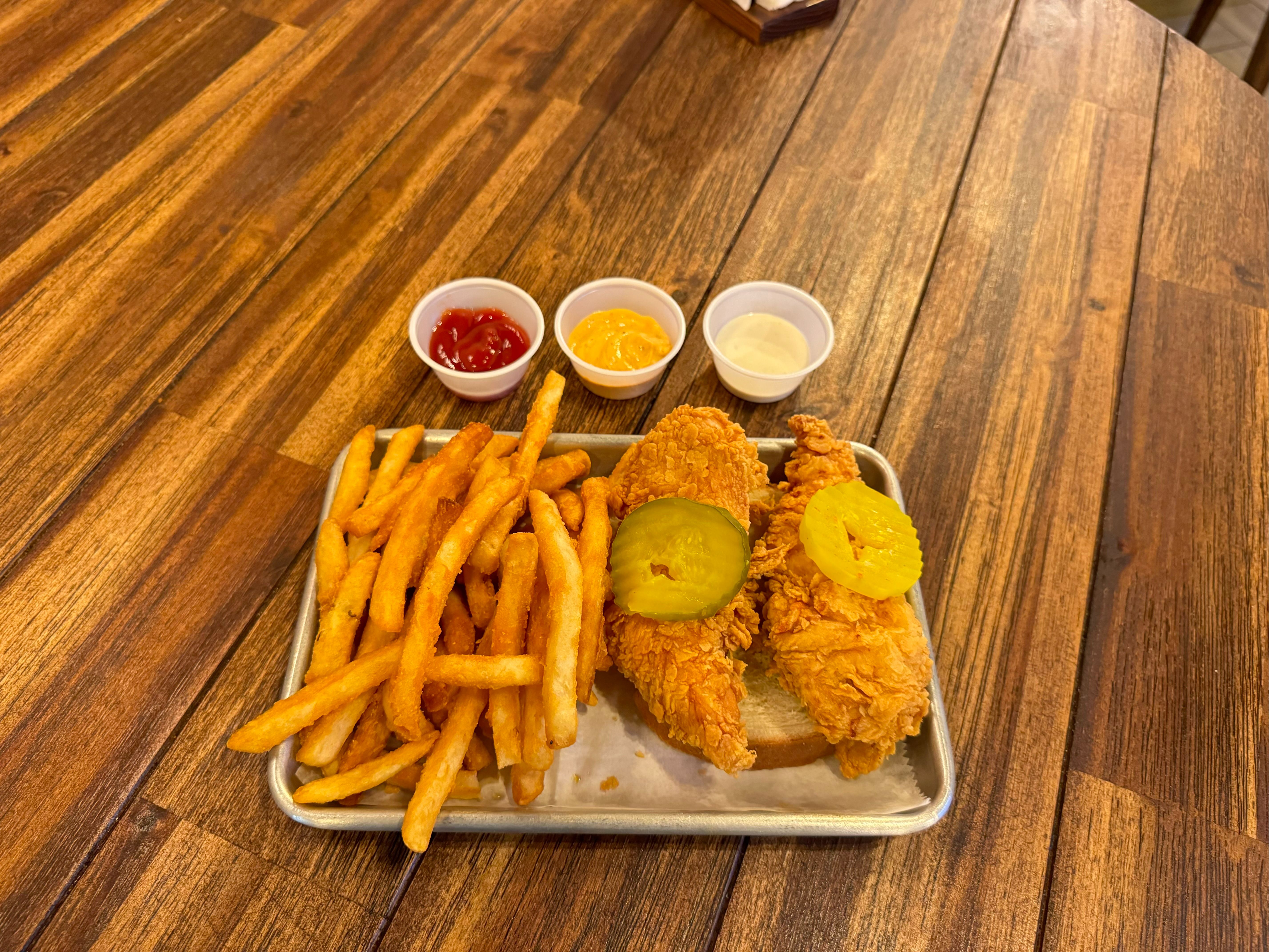 Flamin Feathers | Best Fried chicken restaurant in Hilltop, Columbus ...