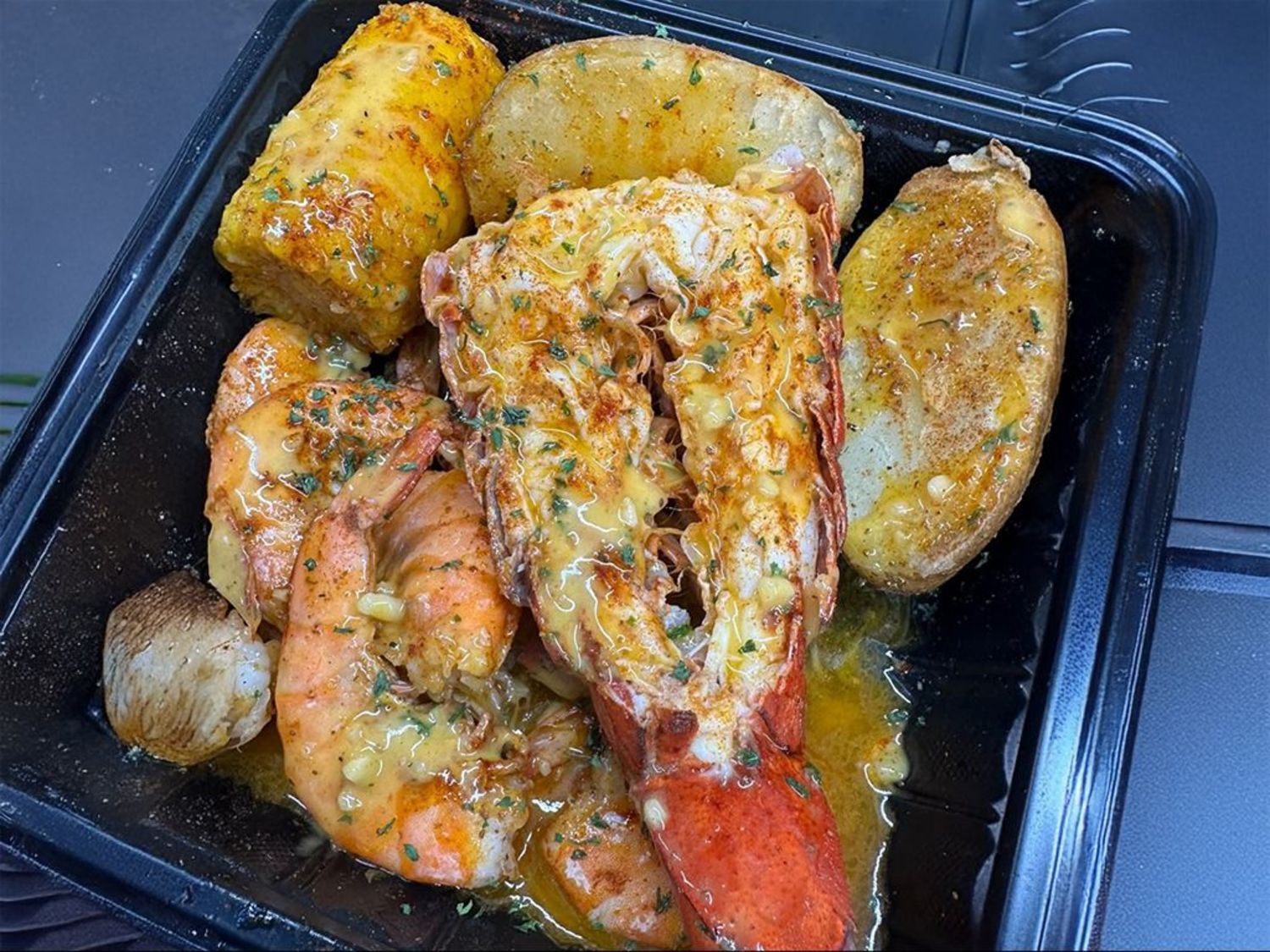 Sauced Up Wings and Seafood